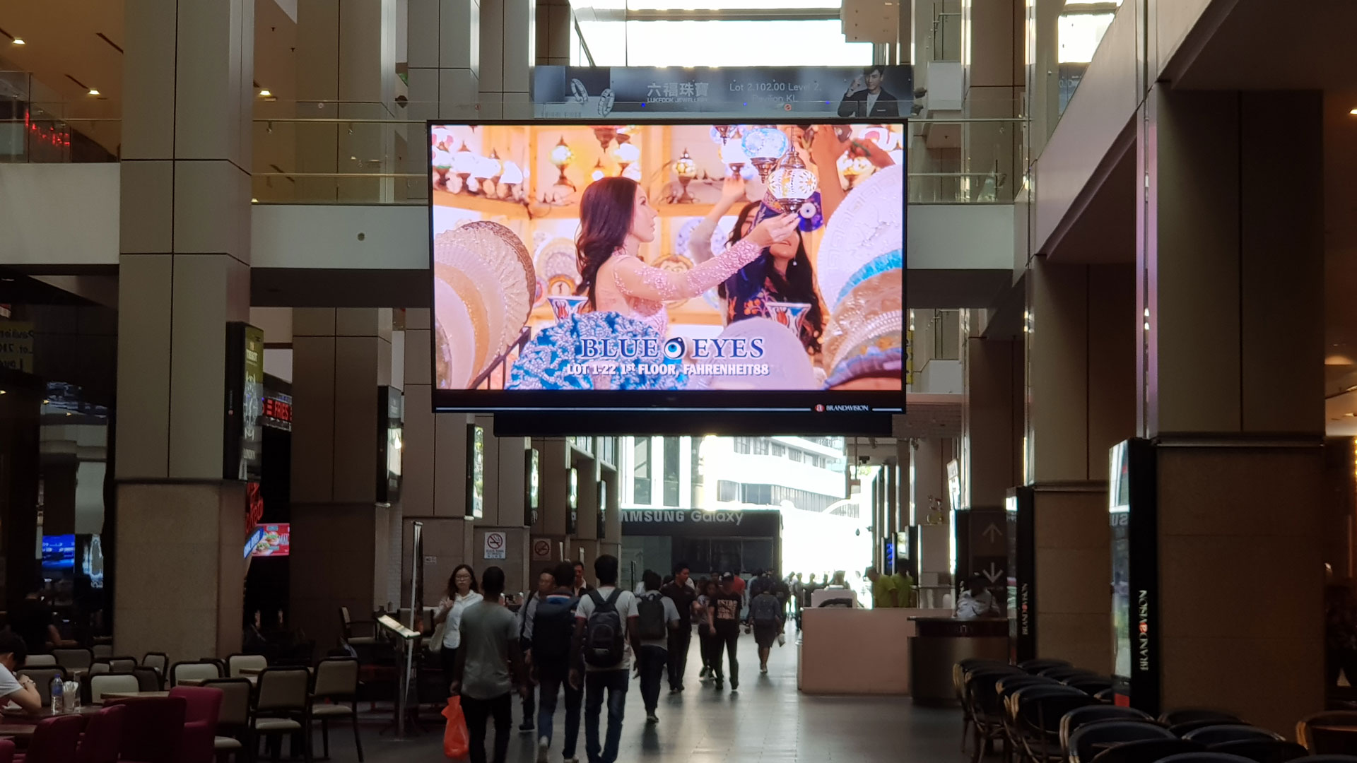 SAMSUNG SmartLED Signage - MegaScreen